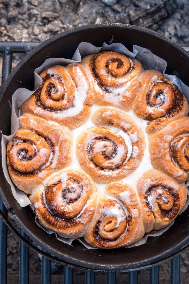31 Dutch Oven Desserts to Share Around the Campfire - Fresh Off The Grid