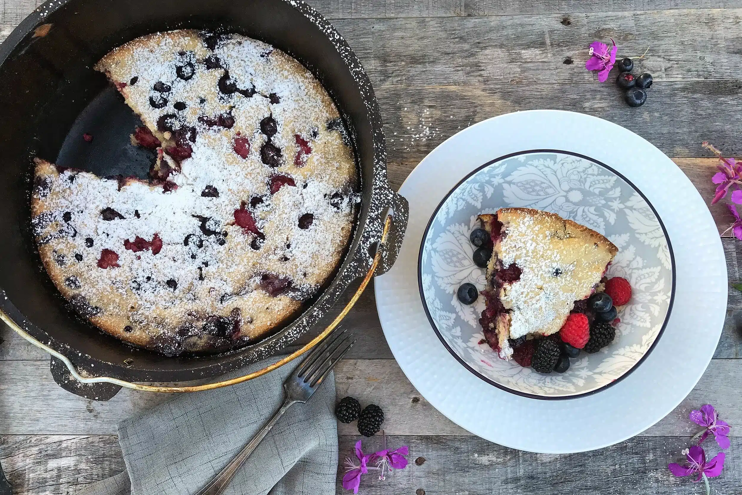 31 Dutch Oven Desserts to Share Around the Campfire - Fresh Off The Grid